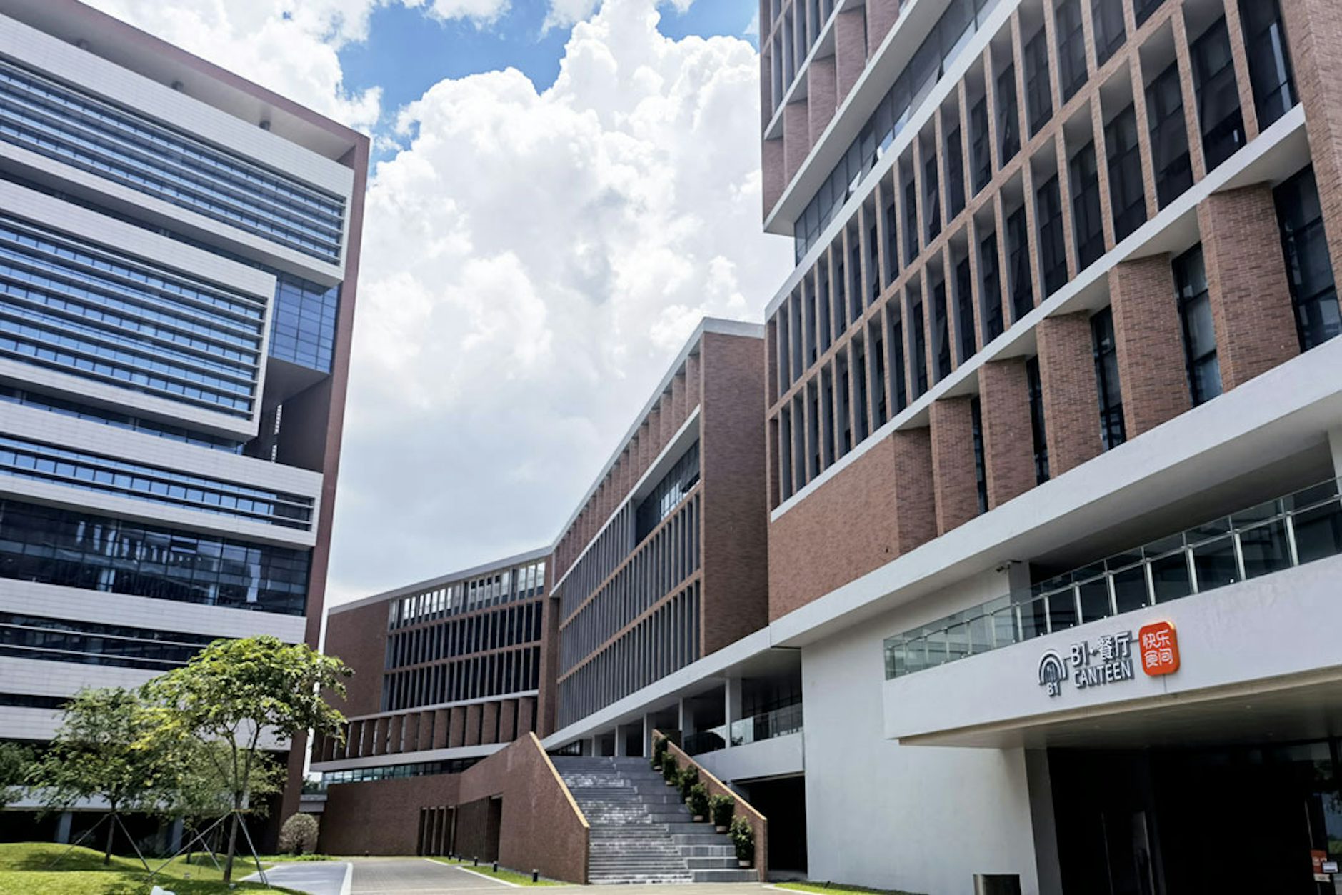 Cutting-edge technology for young researchers | Datwyler IT Infra Cutting-edge technology for young researchers | Datwyler IT Infra